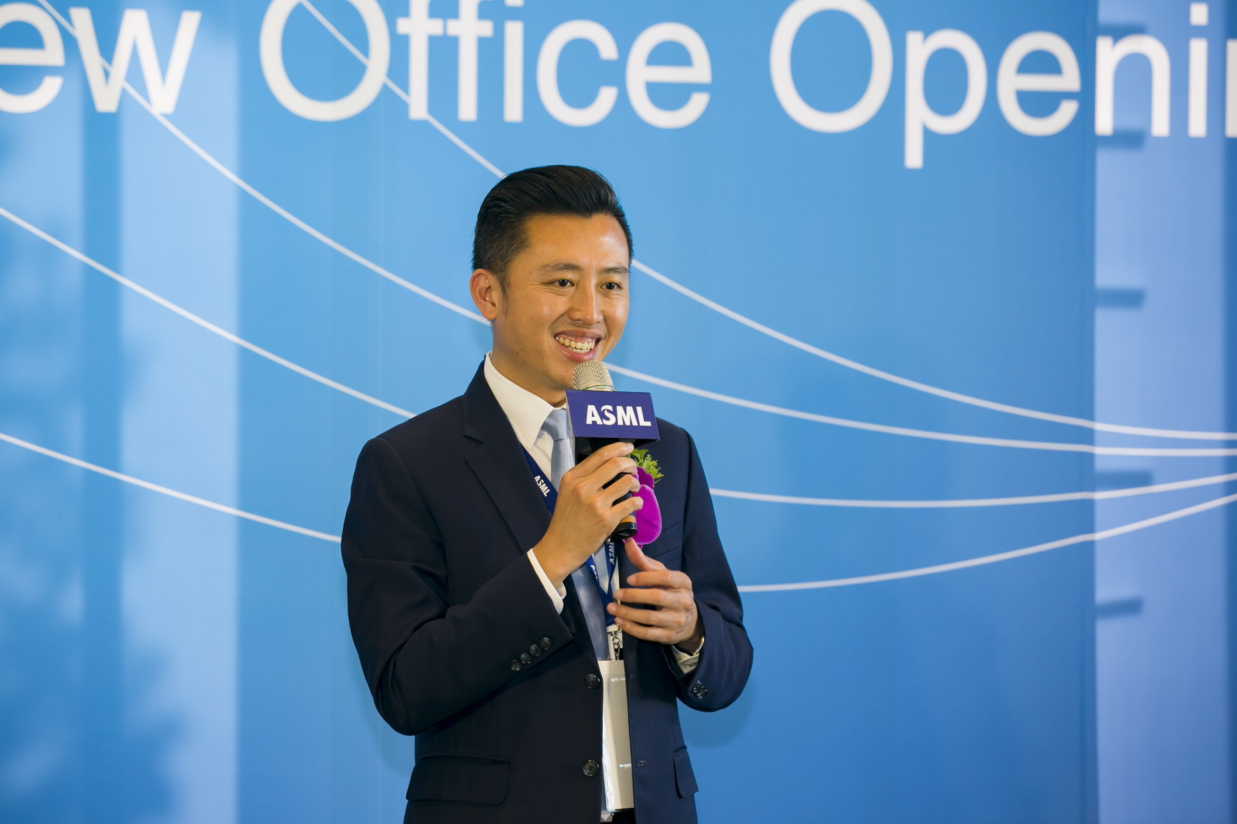 全球頂尖半導體設備商 ASML台灣總部啟用 - 兩岸好報